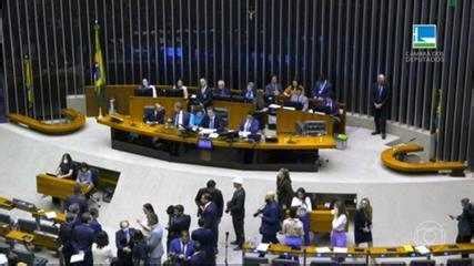 Lula assina MPs para pagar R 600 no Bolsa Família e desonerar de