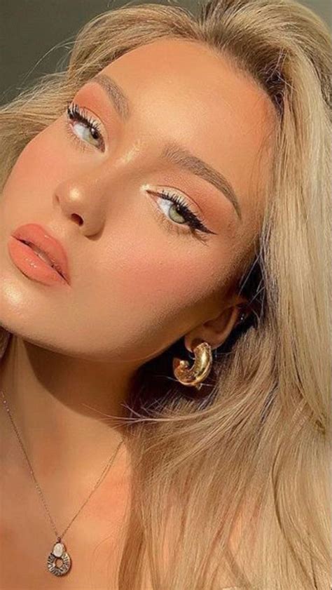 My Easy Glow Glowy Makeup Look Tutorial Benchover Youtube Natural
