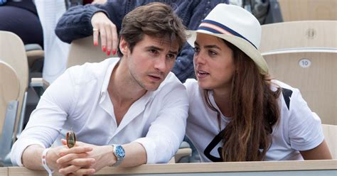 Anouchka Delon Et Son Compagnon Julien Dereims Dans Les Tribunes Des