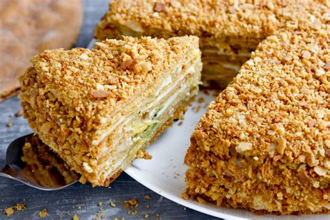 Sobremesa Dos Deuses Bolo De Mel Caseiro Creme E Frutas