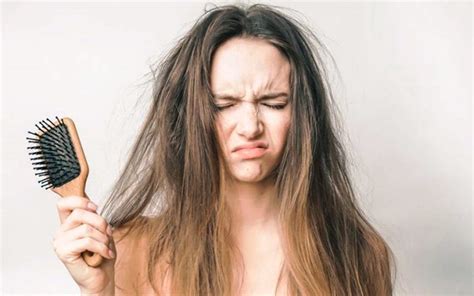 Cabelo sujo 3 truques caseiros para disfarçar e deixá lo como lavado