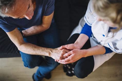 Funciones Del Cuidador De Adultos Mayores