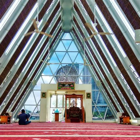 5 Masjid Megah Rancangan Ridwan Kamil Artistik Nan Estetik