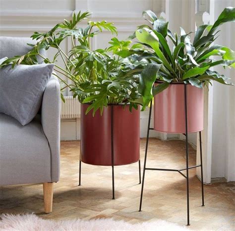 Plantes et déco 19 modèles de cache pot sur pied ou porte plante