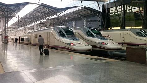 Renfe refuerza con 500 plazas adicionales la conexión por tren con