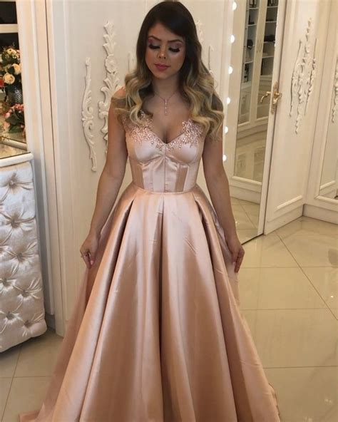 19 6 mil curtidas 375 comentários Atelier Vestidos Barbara Melo