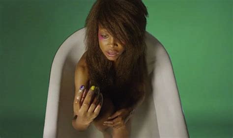 Erykah Badus New Steamy Naked Video With Flaming Lips Art Or Disturbing