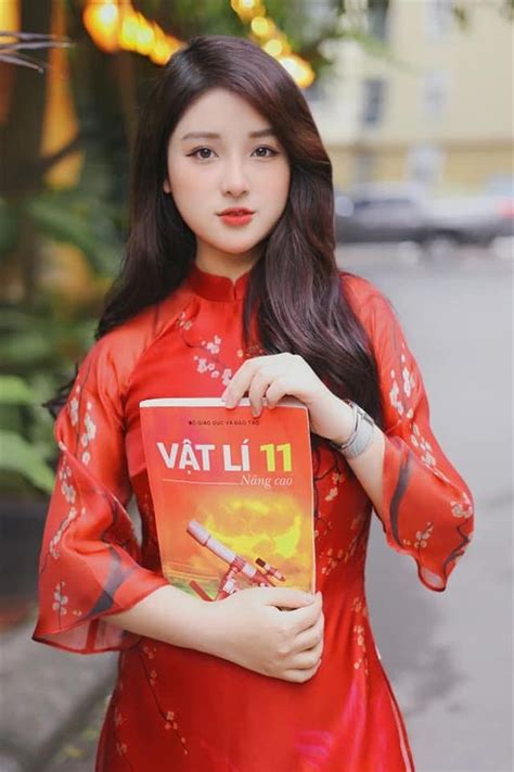 Hot girl giáo viên Vật Lý nổi tiếng năm nào giờ ra sao Tạp chí Doanh
