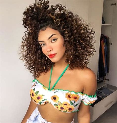 Cabelo Cacheado Luzes Confira Como Cuidar E Looks Arrasadores Para