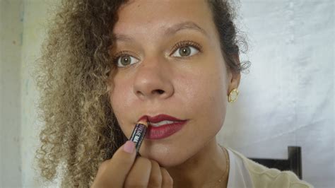 Asmr Me Maquiando Pra Te Relaxar Voz Suave Tapping Youtube