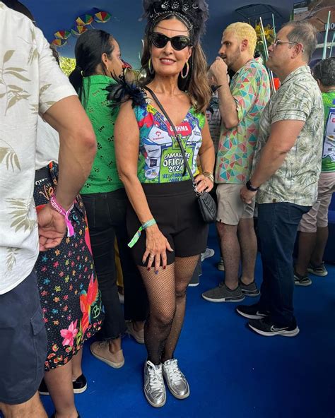 F Tima Bernardes Entrega T Lio Gad Lha A Primeira Vez A Gente Nunca