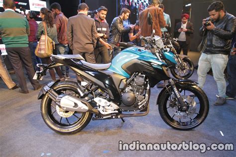 Xe naked bike siêu rẻ Yamaha FZ 25 chính thức trình làng