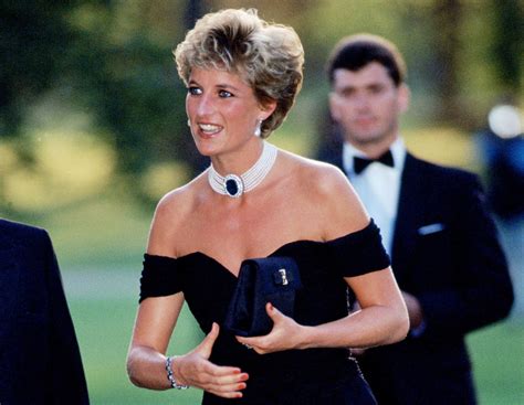 H Anos Princesa Diana Usou O Ic Nico Vestido Da Vingan A