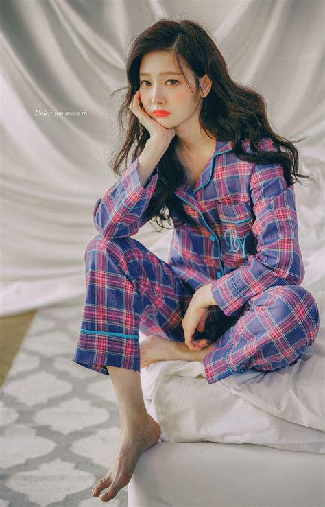 Kim Hee Jeong Lingerie Set Share Erotic Asian Girl