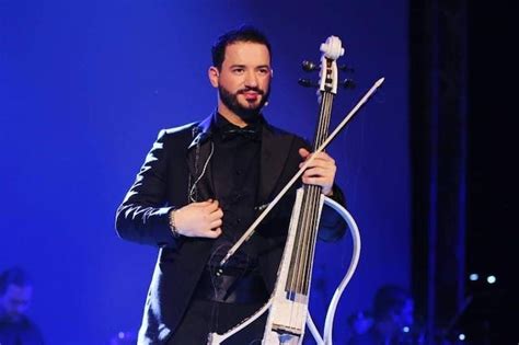 Chi è iLjard Shaba il violoncellista sul palco con Anna Oxa a Sanremo 2023
