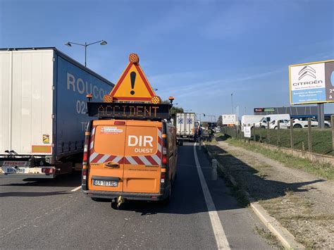 Un camion prend feu à Rennes circulation difficile sur la route de