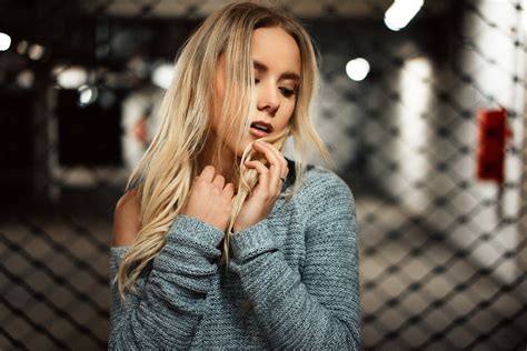 Wallpaper Face Women Model Blonde Depth Of Field Long Hair Bare Shoulders Open Mouth