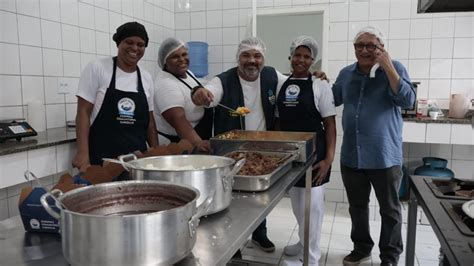 Prefeitura do Rio inaugura mais duas cozinhas comunitárias já são 19
