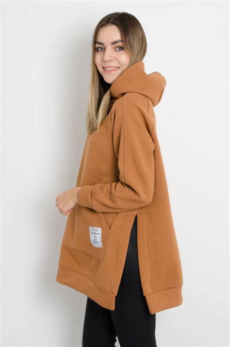 Bluza Oversize Z Rozci Ciami Po Bokach I Ozdobn Naszywk Jasny Br Z