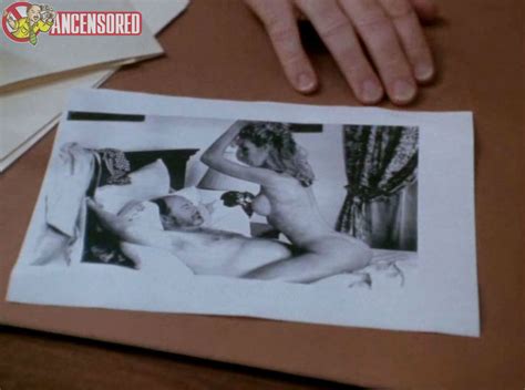 Cindy Ambuehl Nuda 30 Anni In Meet Wally Sparks