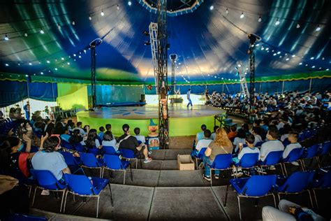 Circo Marambio apresenta espetáculos para alunos da rede municipal