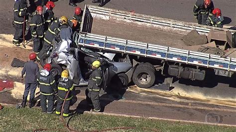 Vídeo Acidente 20 veículos no Anel Rodoviário deixa ao menos sete