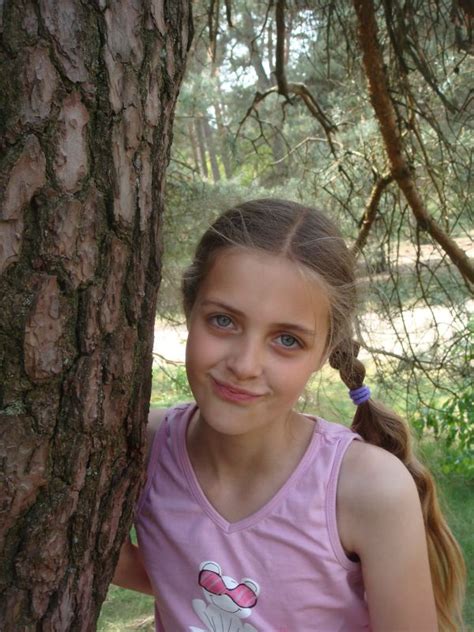 Kostenlose foto Baum Person Menschen Mädchen Frau Blume