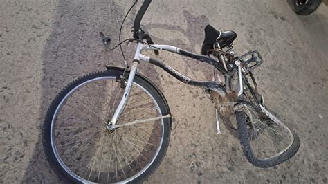 Un ciclista perdió la vida tras ser embestido por una moto La Razon