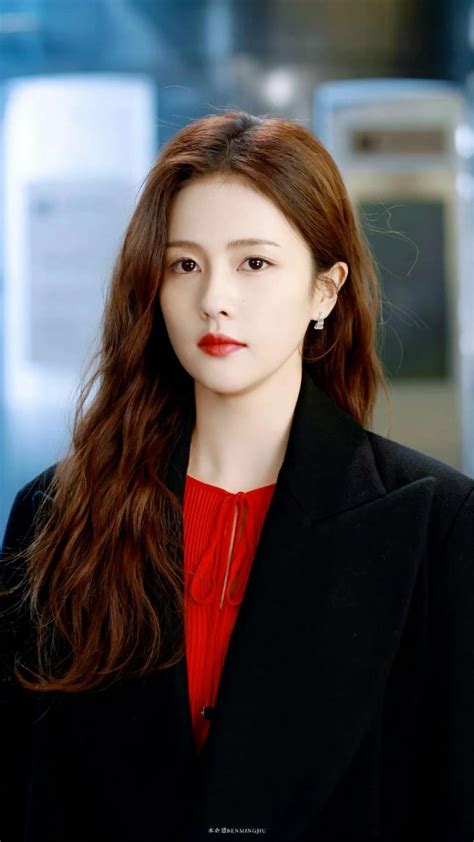 Dương Tử bị chê cười vì đóng vai đại mỹ nhân Bạch Lộc cũng bị réo tên