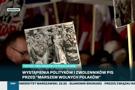 Zwolennicy PiS Protestowali W Warszawie Przeciwko Zmianom W Mediach