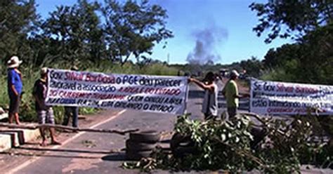 G1 Produtores rurais bloqueiam rodovia de MT e cobram regularização