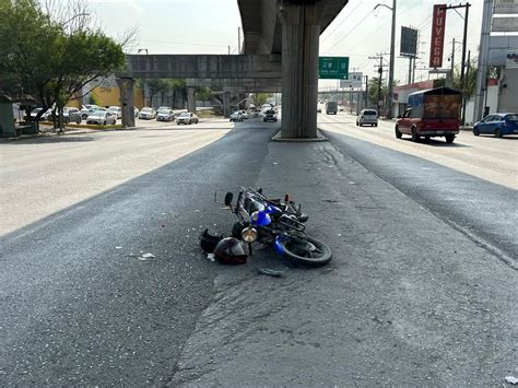 Choque entre auto y moto deja 2 lesionados en Monterrey Telediario México