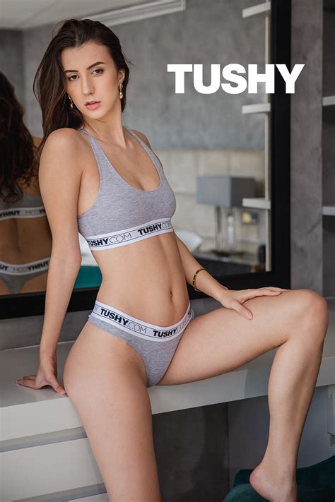 Tushy Christian Clay Lina Luxa R Hub