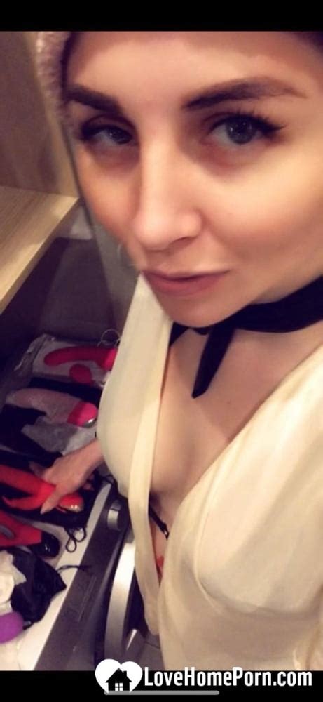 Naked tytöt alasti selfie Naked girls nude kuvat