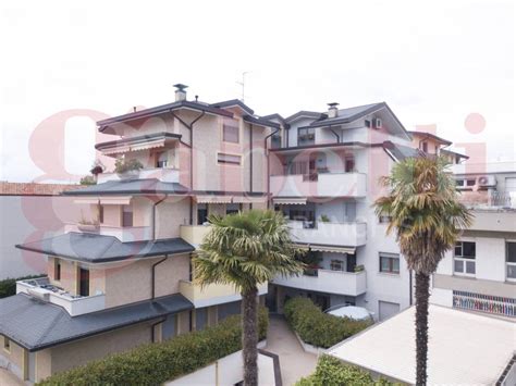 Vendita Appartamento Varedo Bilocale In Via Monte Tomba Buono