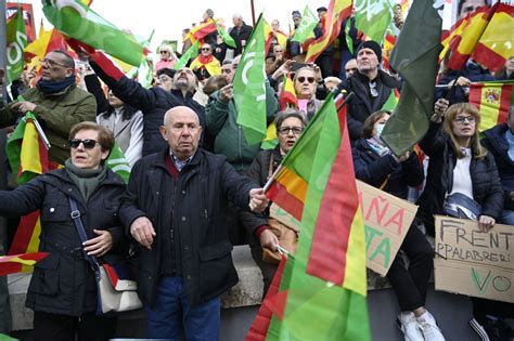 Galería Madridiario Multitudinaria concentración de Vox en Colón Imagen