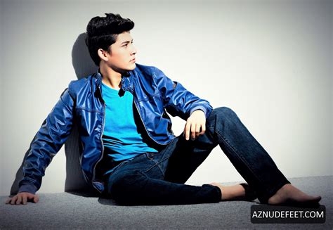 ORLANDO SANTANA Feet AZNudeFeet Men