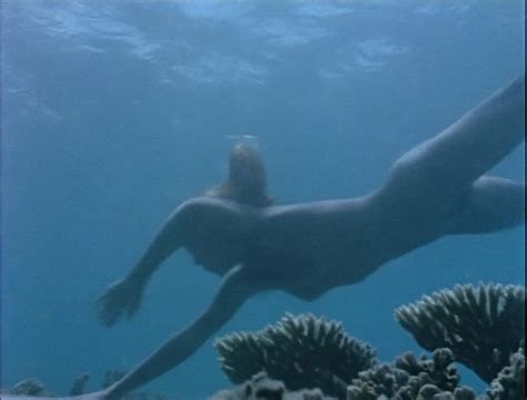 Véronique Jannot Nue dans Paul et Virginie