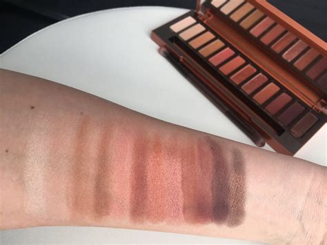 Urban Decay เตรยมปลอย Naked Heat Palette อายแชโดวพาเลตตโทนสม