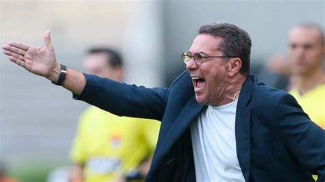 Santos se reúne Luxemburgo e pode anunciar técnico nesta quarta