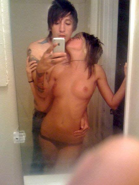 Girls Sexting Pic From Kik Cumception