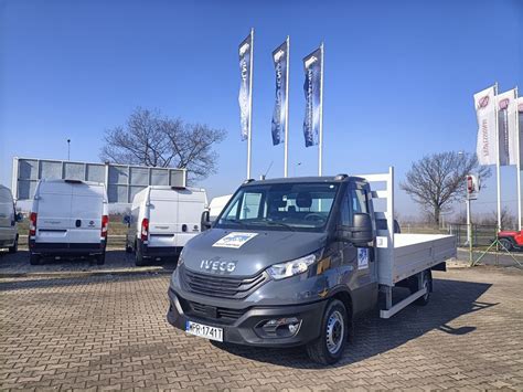Wynajmij Iveco Daily Skrzynia Otwarta Wynajem Samochodu Dostawczego