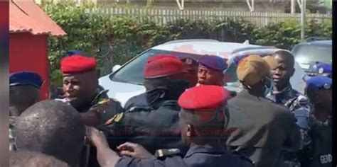 Procès Adji SARR renvoyé Policiers et Gendarmes se donnent en