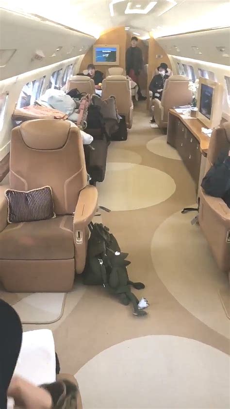 오늘자 전용 전세기에서 생일 맞이한 BTS 지민 영상 SNSFeed 제휴콘텐츠 제공 실시간 핫이슈