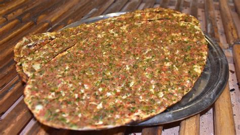 Gaziantep ve Şanlıurfa nın paylaşamadığı tescilli lezzet Lahmacun