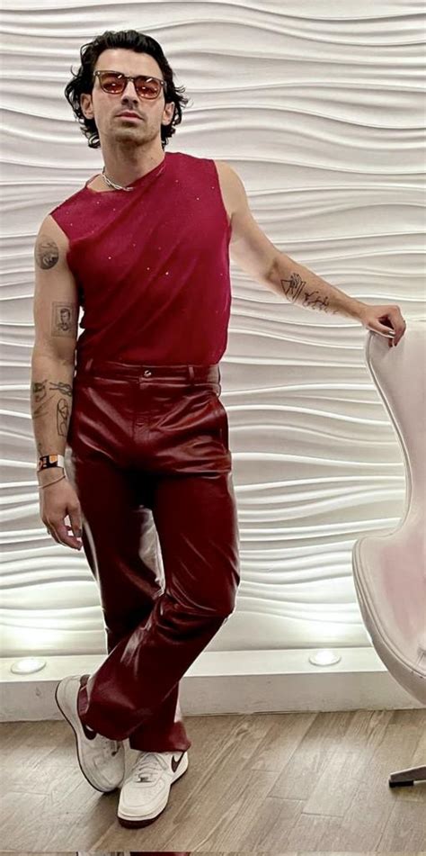 Famous Bulges On Twitter Rt Thefamousbulges Joe Jonas Bulge