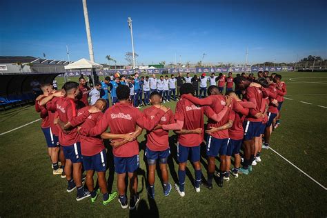 Bragantino se reapresenta e inicia preparação para partida contra o