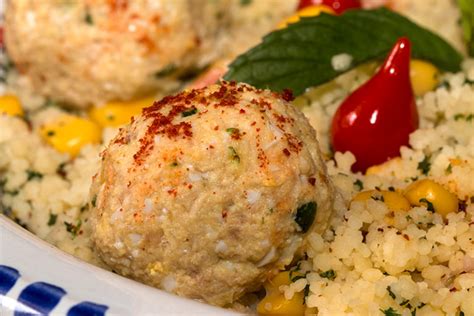 Taboulé à ma façon et boulettes de thon au curry