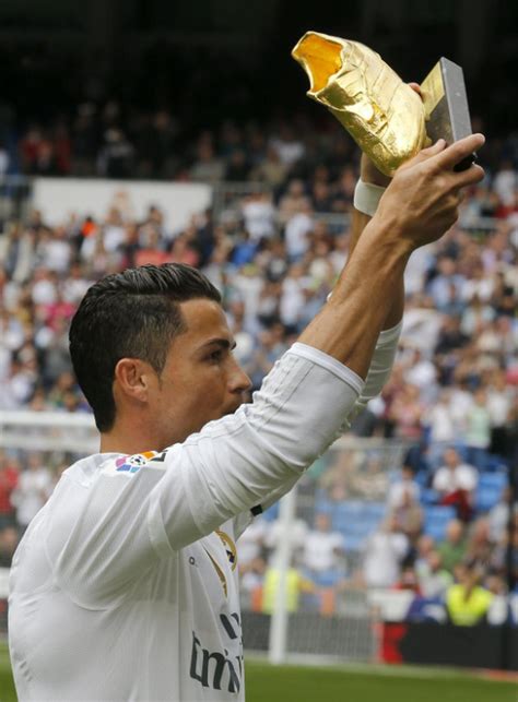 Real Madrid Rinde Homenaje A Cristiano Ronaldo Por Su Cuarta Bota De