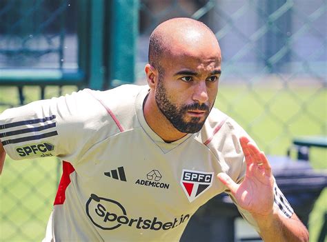 São Paulo encaminha renovação de contrato de Lucas Moura por mais três